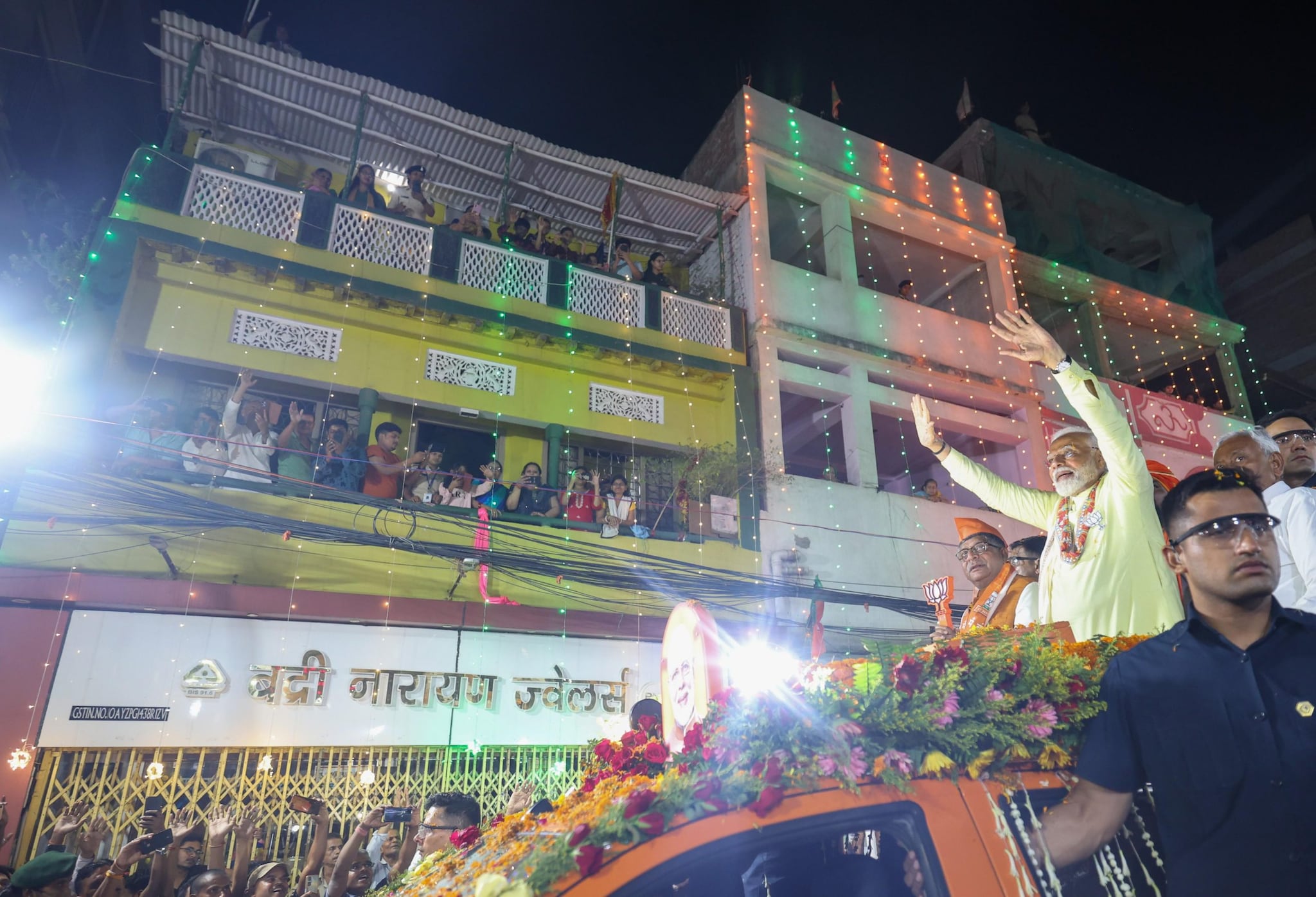 With Nitish Kumar On His Side, PM Modi Holds Grand Roadshow in Bihar's ...