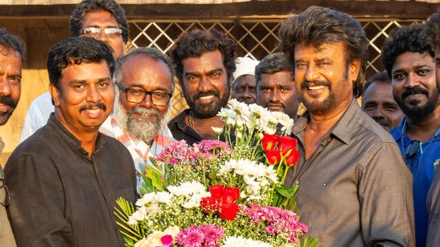 Rajinikanth Wraps Filming of Vettaiyan, Proudly Poses With Crew on His ...
