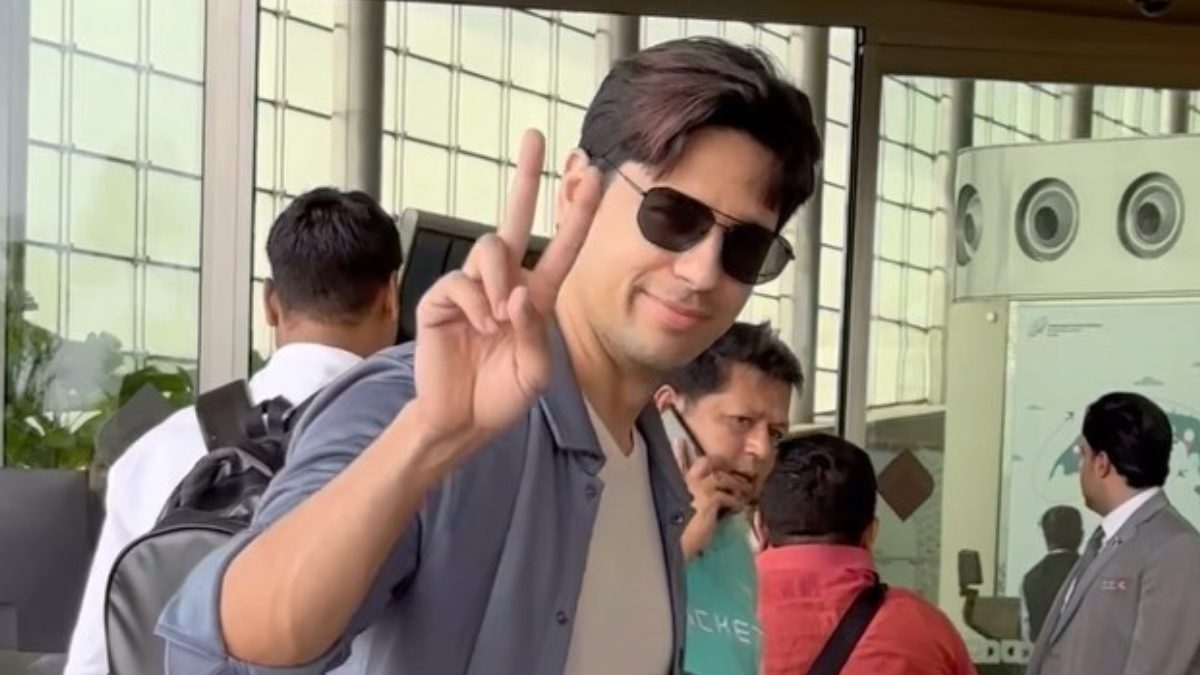 'Dilli Ka Launda' Sidharth Malhotra Shows Victory Sign, Travels Home To ...