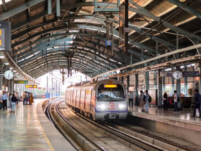 DMRC Introduces Luggage Check-In Service For International Passengers ...