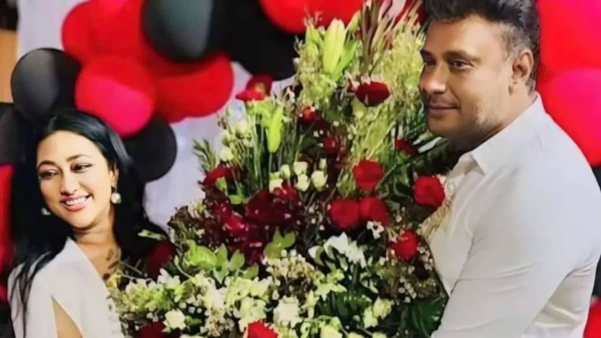 In Pics: Actor Darshan And Vijayalakshmi's Wedding Anniversary ...