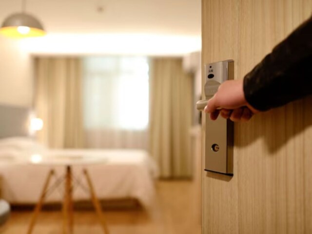 Flight Attendant Shares Travel Hack For Safe Stay In Hotel Room - News18
