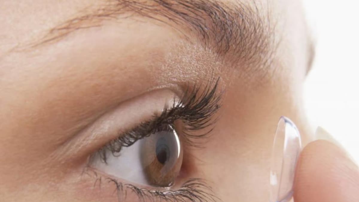 ‘I Went Blind In One Eye’: Woman Regrets Wearing Contact Lenses During ...