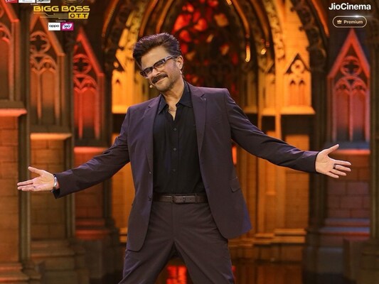 Bigg Boss OTT 3 Finale Highlights: Sana Makbul Defeats Naezy To Lift The Winner's Trophy - News18