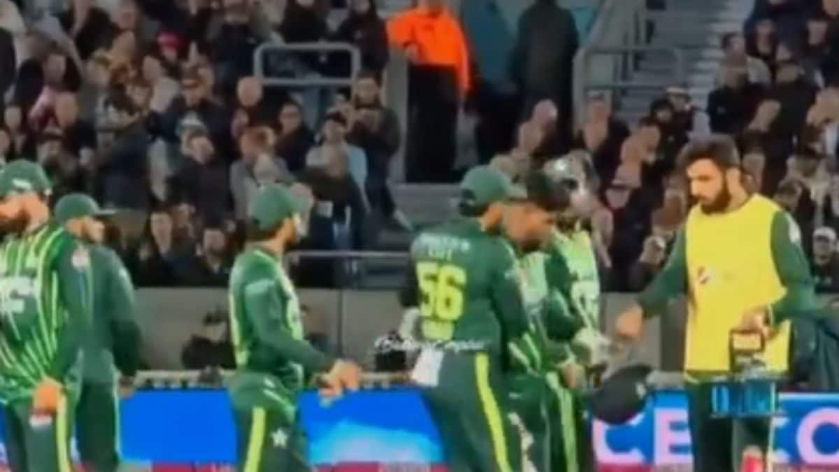 WATCH: Babar Azam Shows 'Quality Of Pure Leader' By Consoling Dejected ...