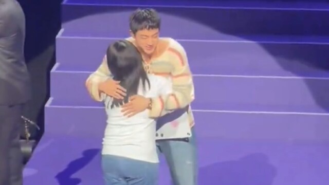 BTS: Jin Hugs 1000 Lucky Fans, FIRST Video Shows Singer Hugging ...