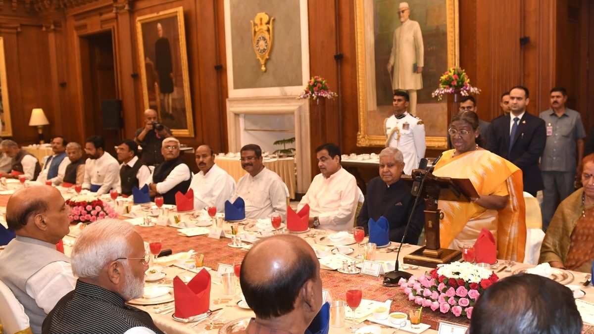 President Murmu Hosts Dinner For PM Modi, Outgoing Council Of Ministers ...