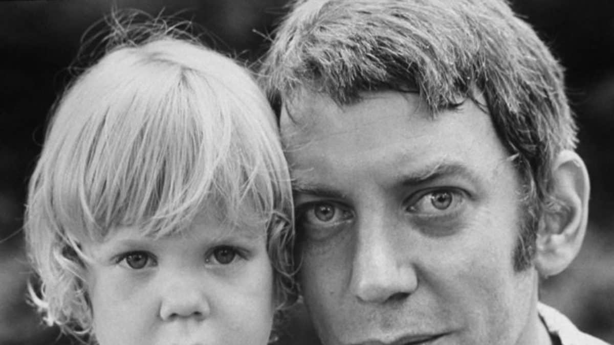 Donald Sutherland, Star of 'MASH' and 'The Hunger Games', Dies at 88 ...