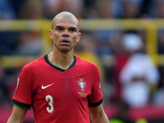 Roberto Martinez Hails Pepe's 'Love for the Game' as Portugal Veteran ...