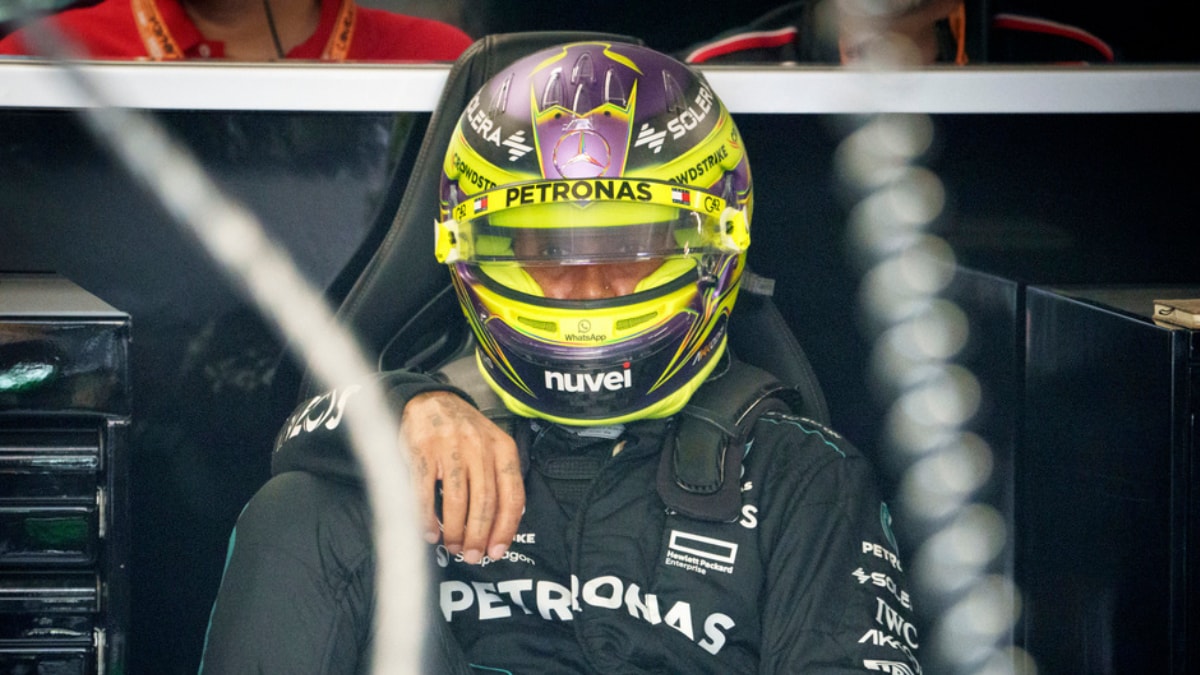Lewis Hamilton Bids Farewell To Mercedes As Ferrari Vie For Title ...