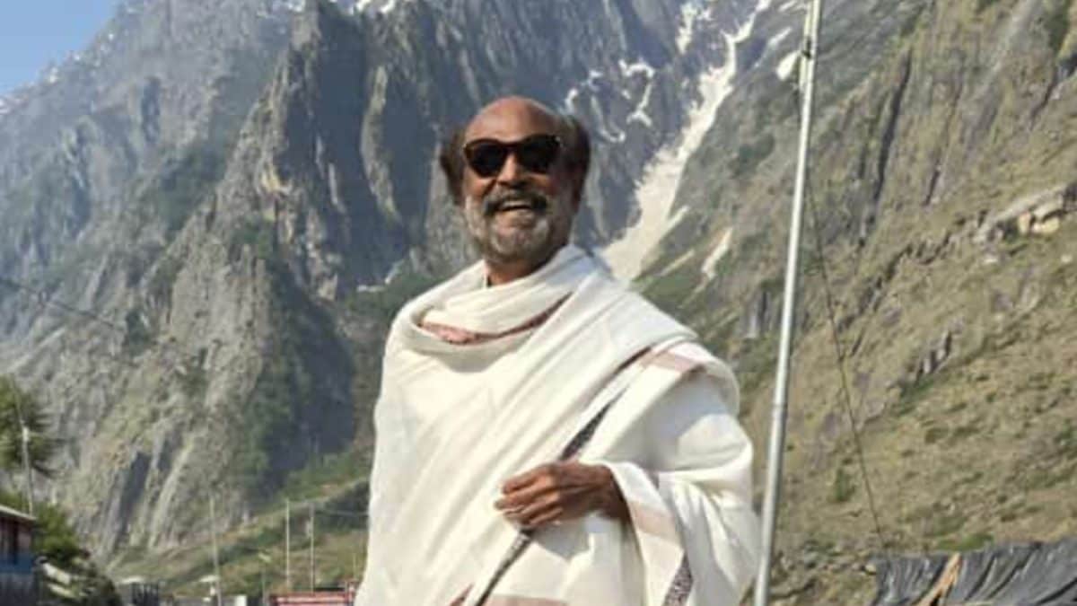 Rajinikanth Embarks On A Spiritual Journey To The Himalayas, Photo Goes ...