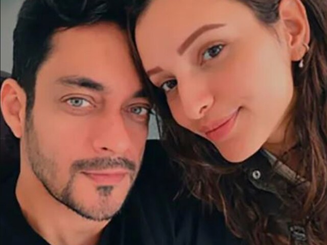 Triptii Dimri And Rumoured Boyfriend Sam Merchant Step Out In The Rain ...
