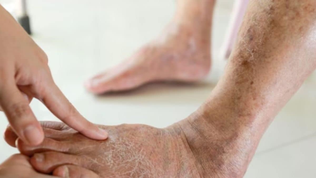 Know The Benefits Of Padaprakshalan, An Ayurvedic Ritual Of Washing ...