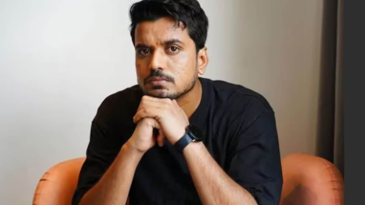 Working As Waiter To A Salman Khan Movie, A Look At Panchayat Actor ...