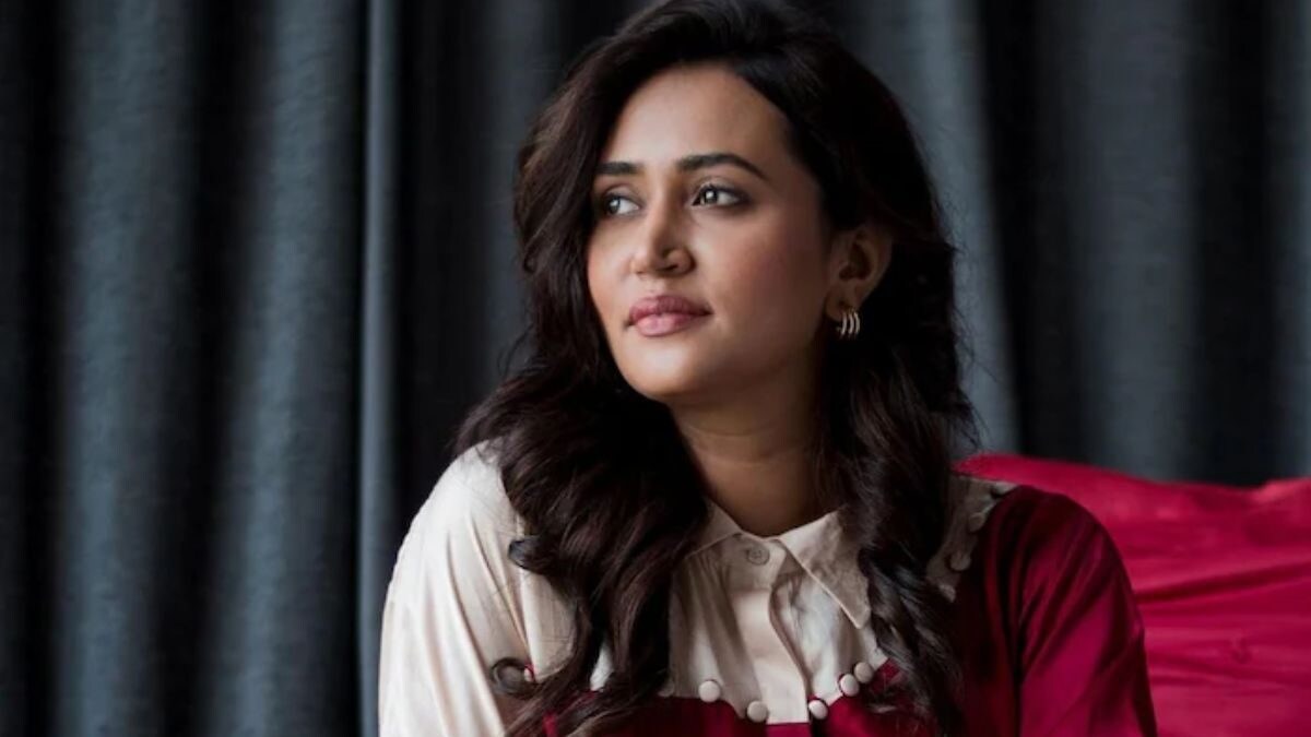 Actress Sanvikaa Reveals Why Panchayat Director Deepak Mishra Once Scolded Her - News18