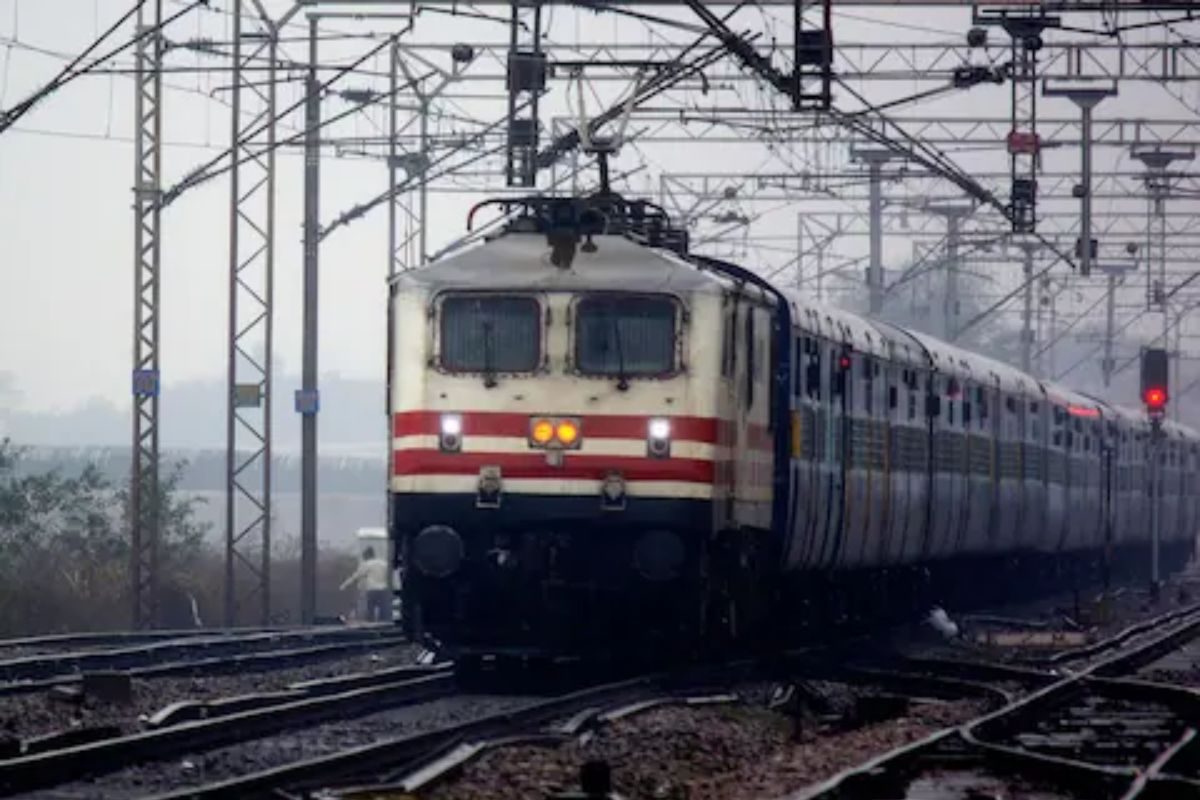 Indian Railways prepares for Kumbh Mela with 992 special trains and major infrastructure ...