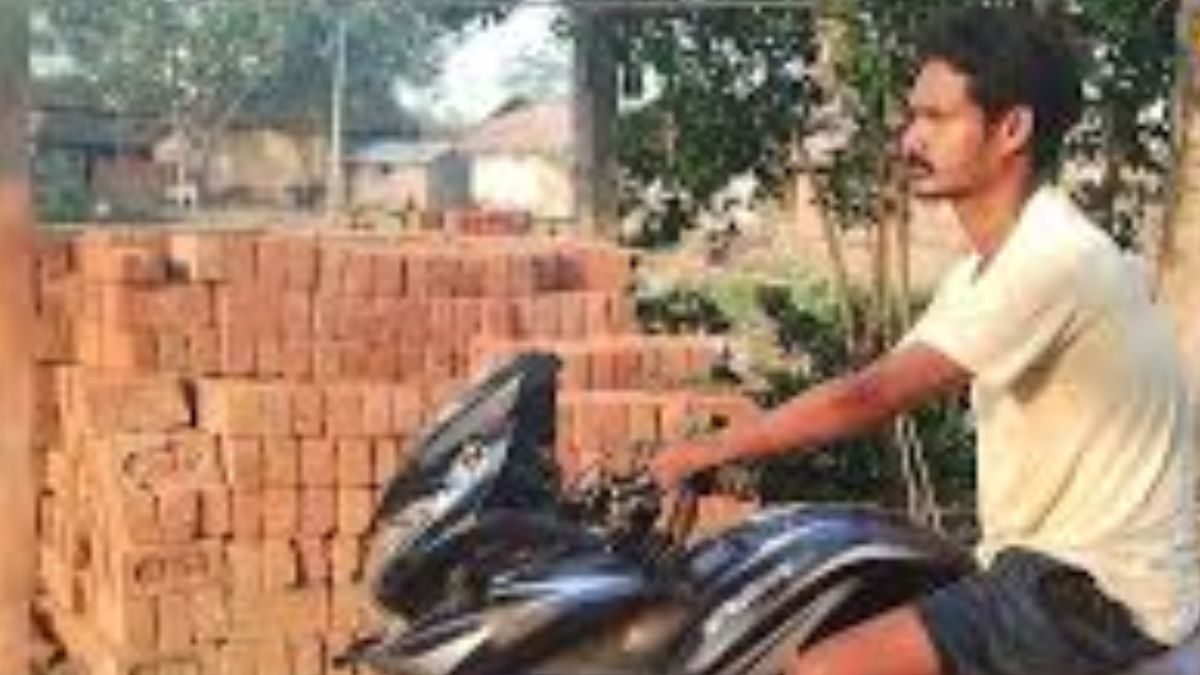 Specially-abled Man From West Bengal Rides Bike With Ease, Sets An ...