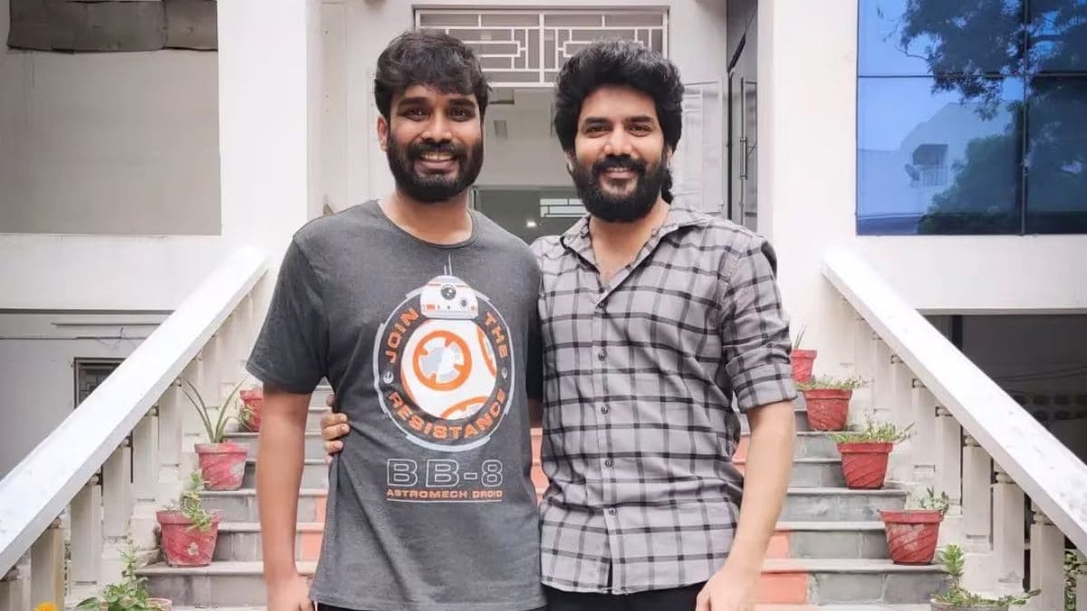 In Pics: Bigg Boss Tamil 7 Contestant Pradeep Antony Gets Engaged ...