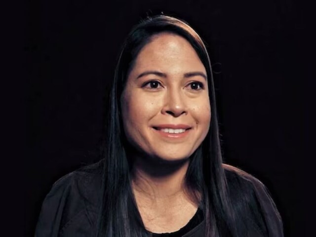 This US Woman Became The World’s 1st Licensed Pilot Without Arms - News18