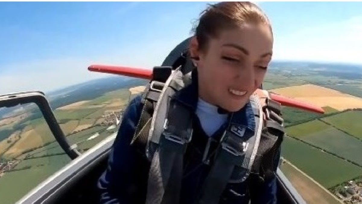 Video: Dutch Pilot Shares What Happens After Her Aircraft’s Canopy ...