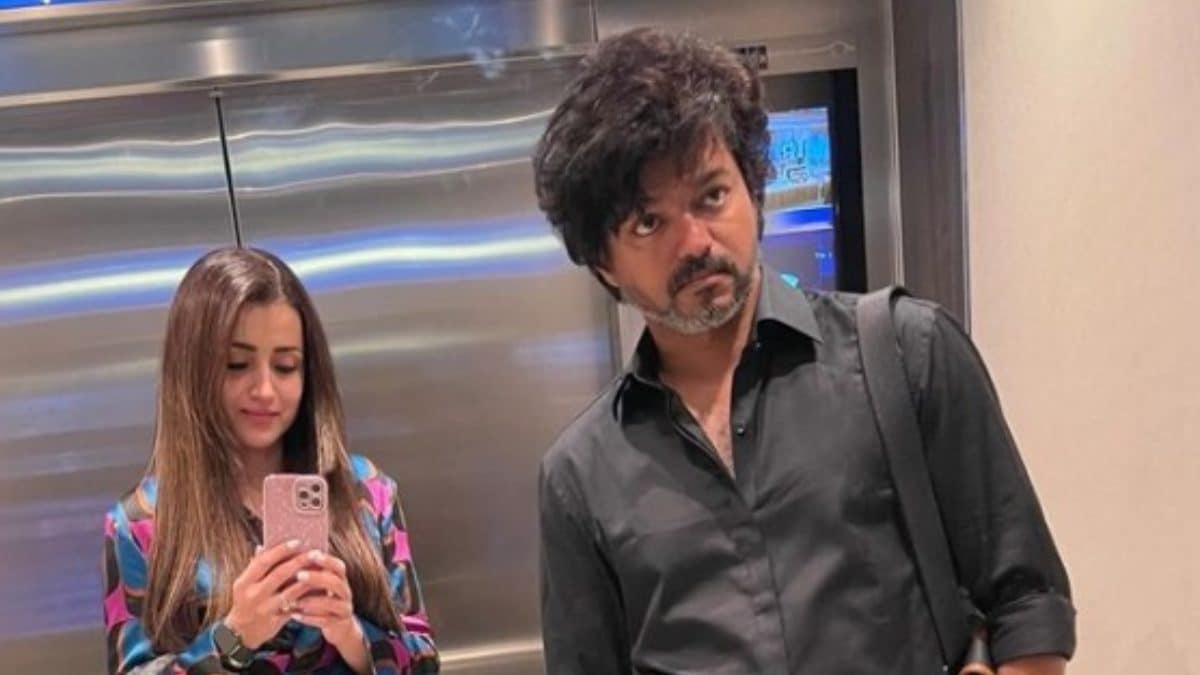Vijay And Trisha Fly To Goa Together For Keerthy Suresh's Wedding ...