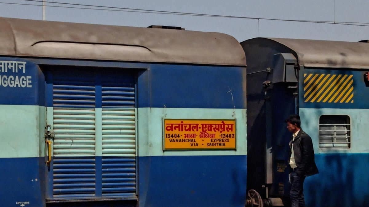 'He Whistled At Me': Woman Passenger Harassed By Man on Vananchal ...