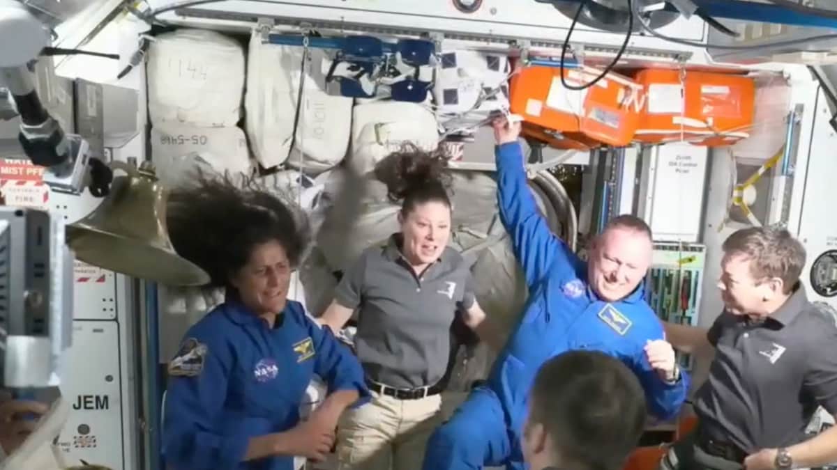 All About The 'Space Bug' Lurking And Mutating In International Space ...