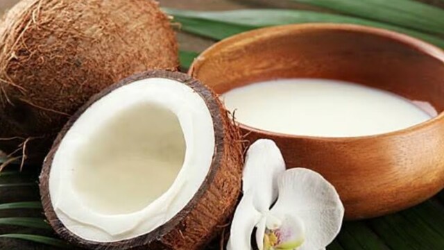 10 Surprising Benefits Of Raw Coconut You Didn't Know