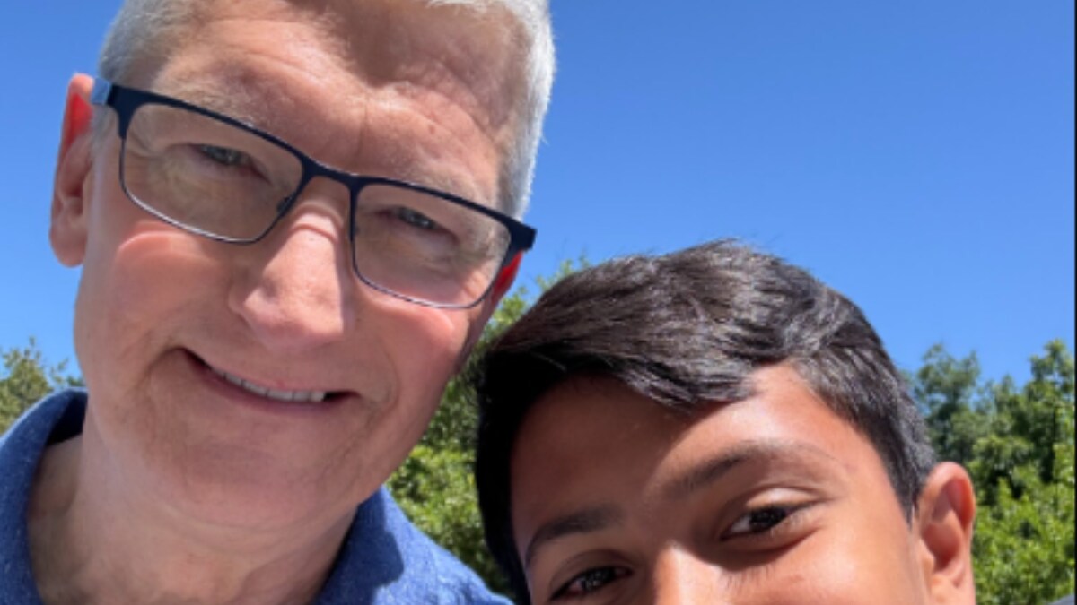 13-Year-Old Indian-Origin Boy's Photo With Apple CEO Tim Cook Is ...