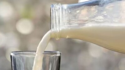 What Health Experts Say About Consuming Milk On Empty Stomach ...