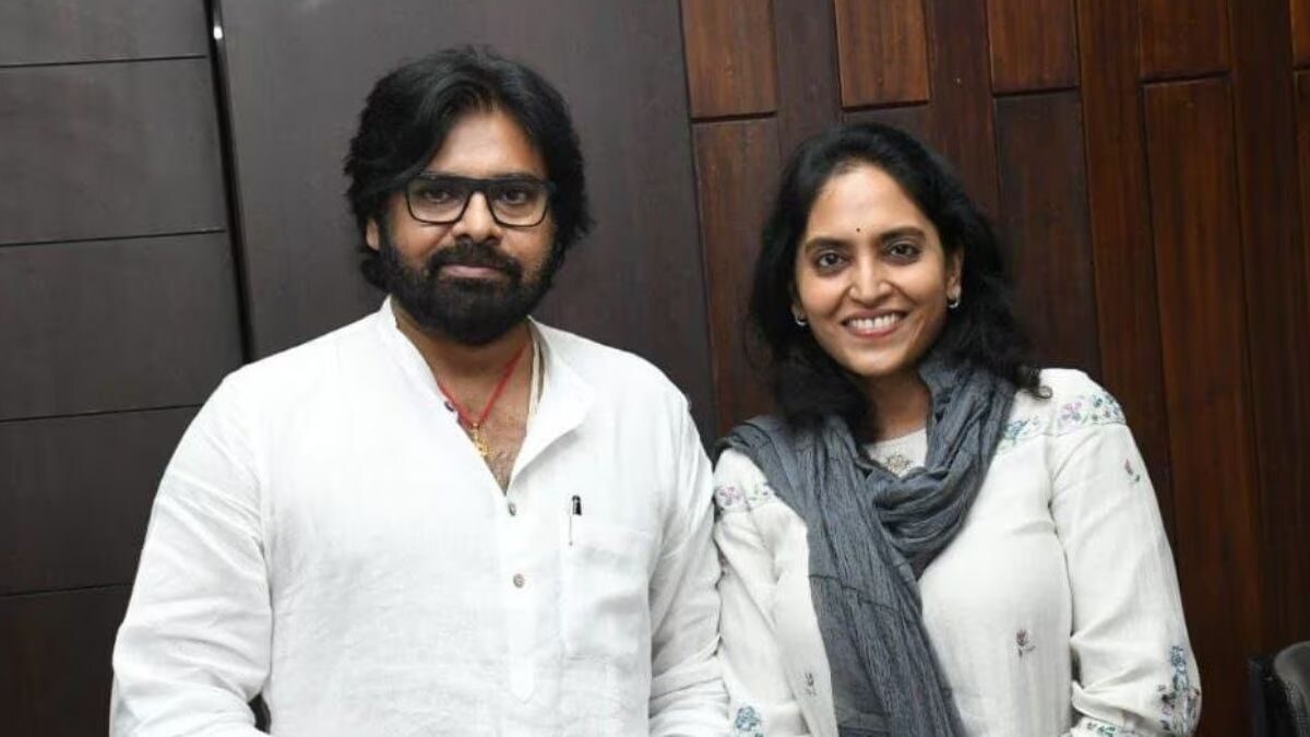 Supriya Yarlagadda Meets Her Debut Film Co-star Pawan Kalyan After 28 ...