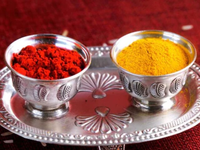 Follow These Easy Steps To Prepare Fresh Kumkum At Home - News18