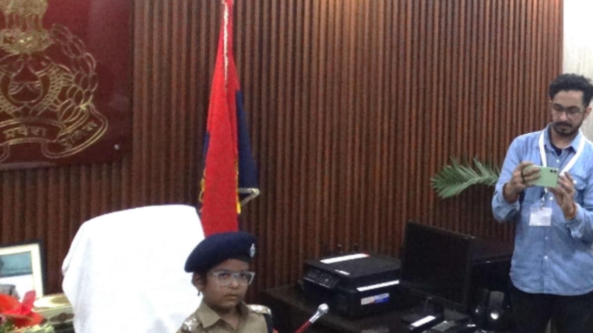 9-year-old Boy With Brain Tumour Becomes IPS Officer For A Day, And The ...