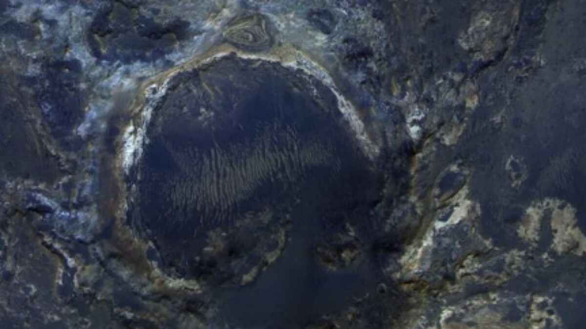 Is That A Rainbow On Mars? Latest Images Show A New Side Of Red Planet ...