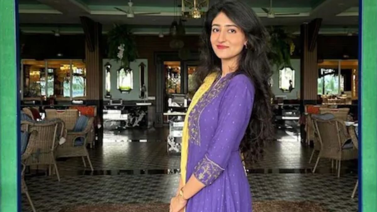 Meet IAS Officer Neha Byadwal, Who Cracked UPSC At 24 - News18