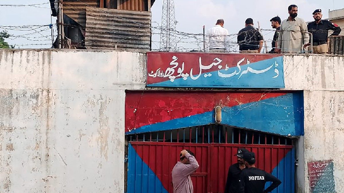 Prison Break In Pakistan-occupied Kashmir: 18 Prisoners Overpower Guard ...