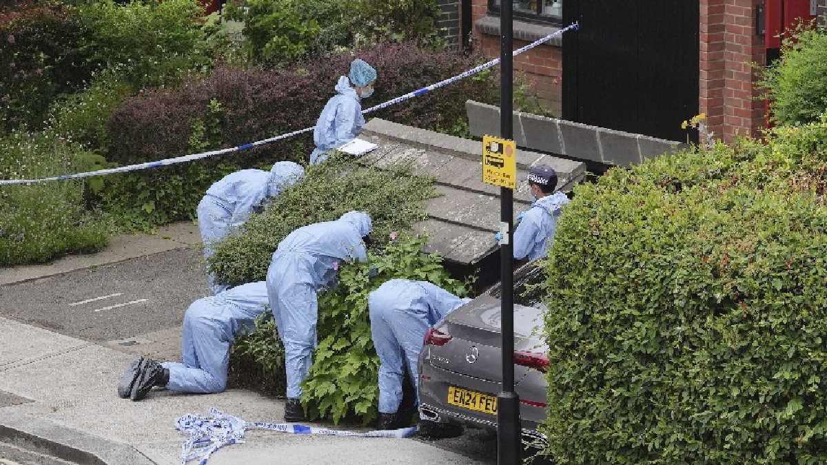 UK Cops Arrest Man Over Bodies Found In Dumped Suitcases, Find More ...