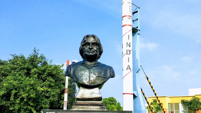 APJ Abdul Kalam Death Anniversary 2024: 10 Inspiring Quotes to Ignite ...