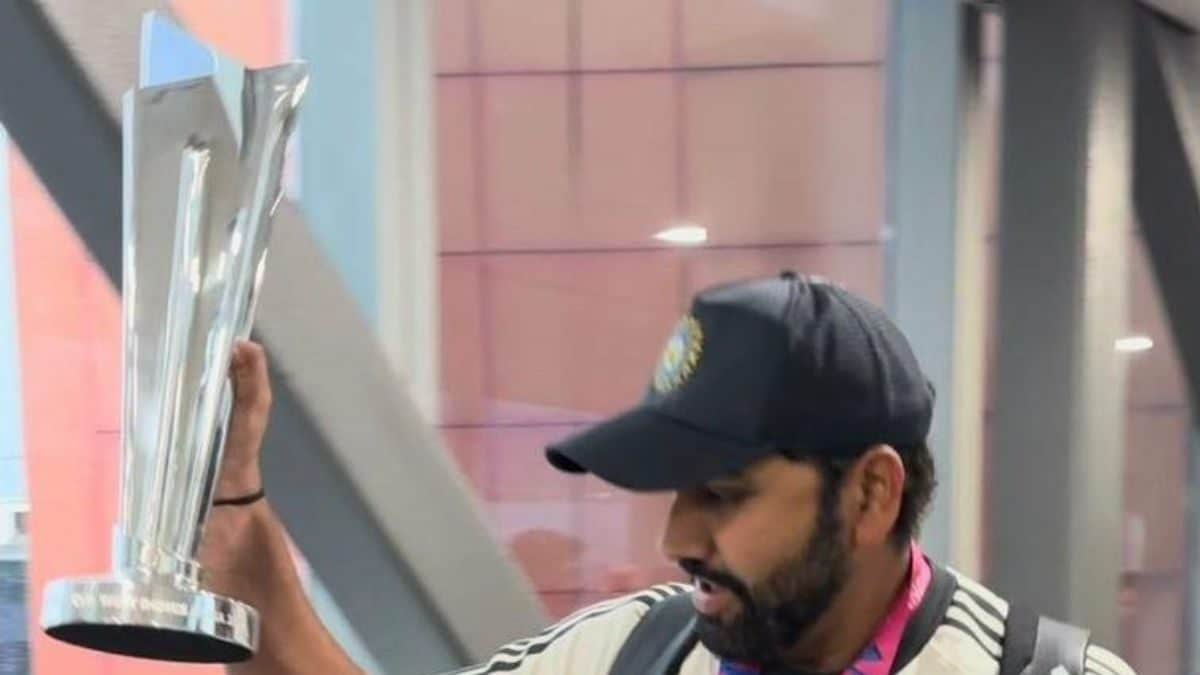 'Mumbai Cha Raja, Rohit Sharma': Mumbaikars Celebrate Historic ...