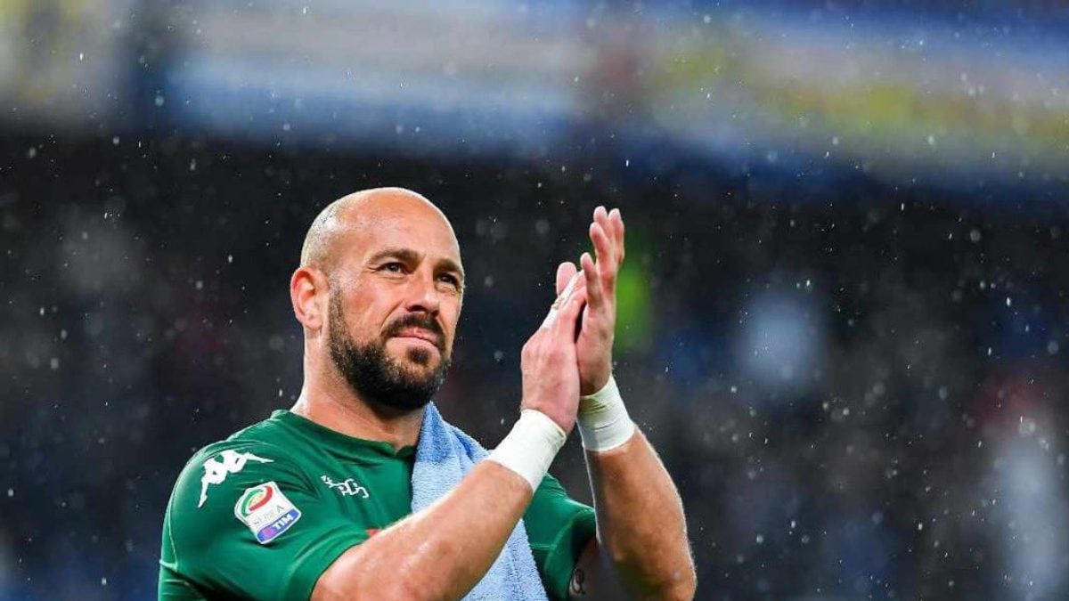 Former Liverpool, Spain Goalkeeper Pepe Reina Joins Cesc Fabregas ...
