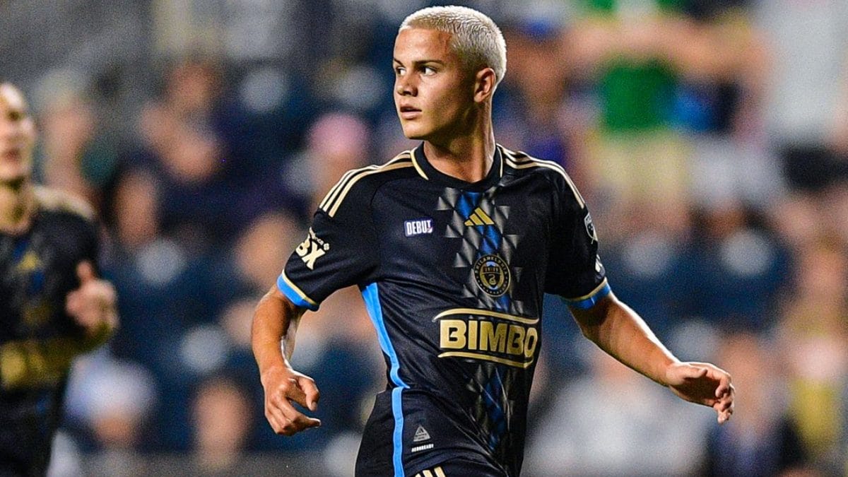 Future Manchester City Star Cavan Sullivan Becomes Youngest Player To ...