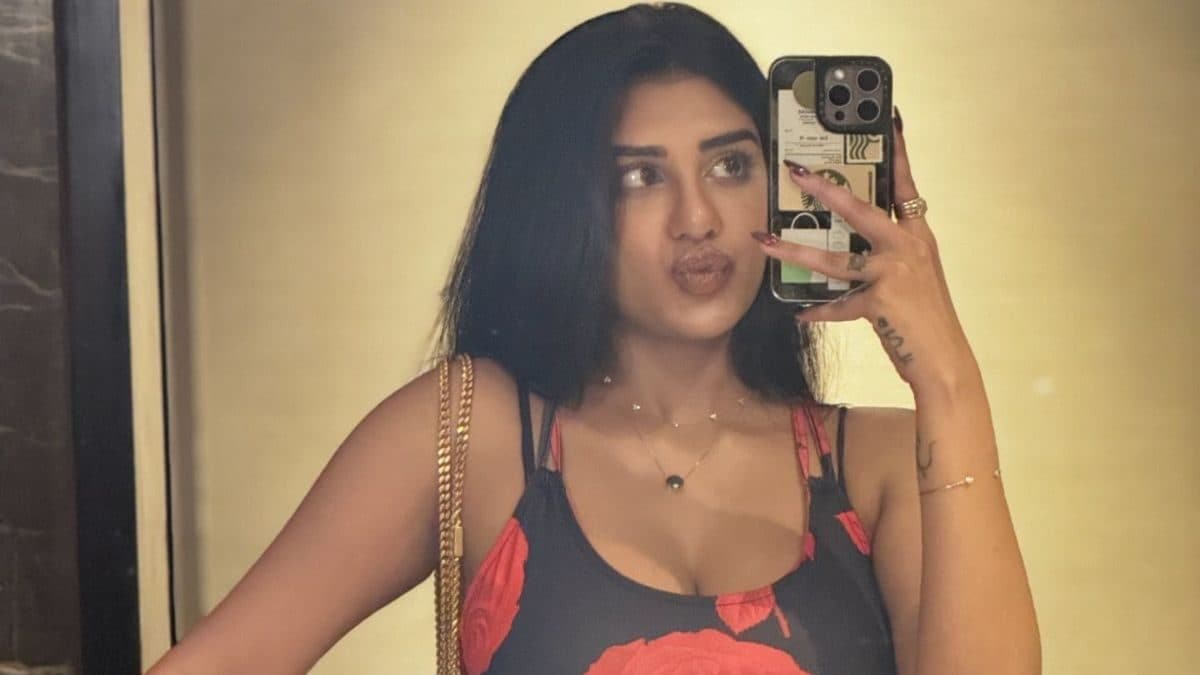 Surekha Vani's Daughter Supritha Naidu Makes Heads Turn In Floral Dress | Viral News - News18