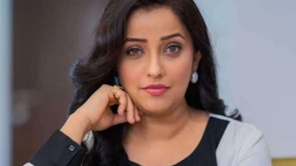 Actress Apurva Nemlekar Turns Heads In Multicoloured Saree | Movies News - News18