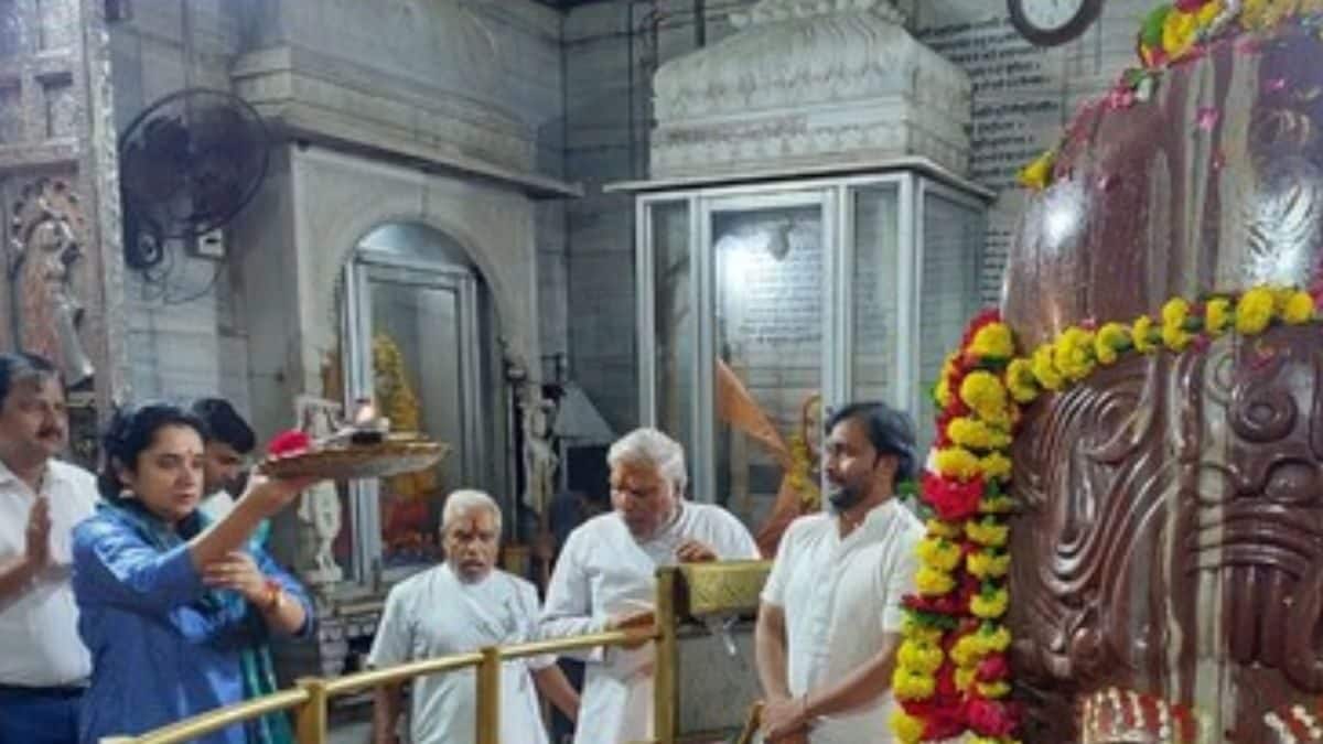 All About IAS Aditi Garg, New Collector Of MP's Mandsaur | Education ...