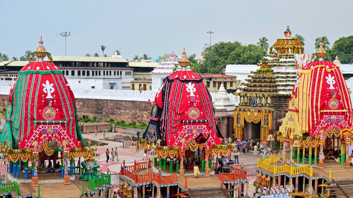 Rath Yatra: Chariot Pulling Begins in Puri, Devotees Throng In Large ...