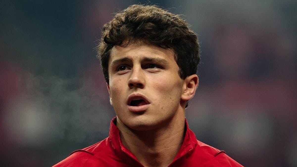 Manchester United Shift Interest From Joao Neves To Young PSG ...