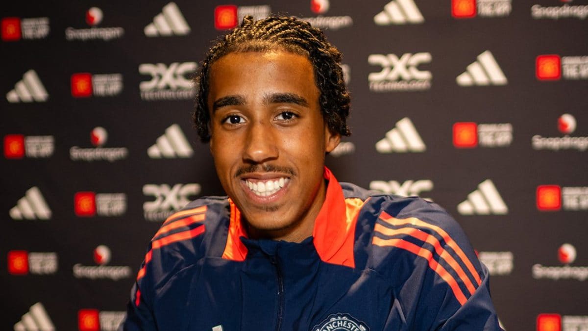 French Defender Leny Yoro Joins Manchester United | Football News - News18