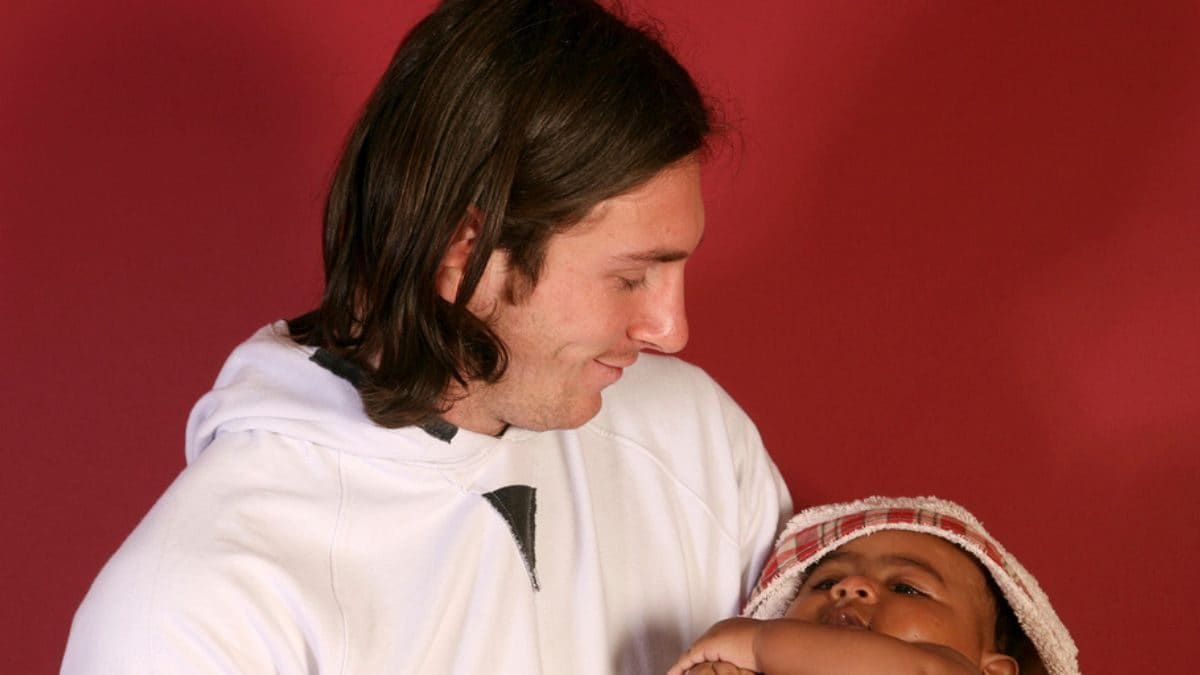 Lionel Messi-Lamine Yamal Viral Photo: The Real Truth Behind GOAT and ...