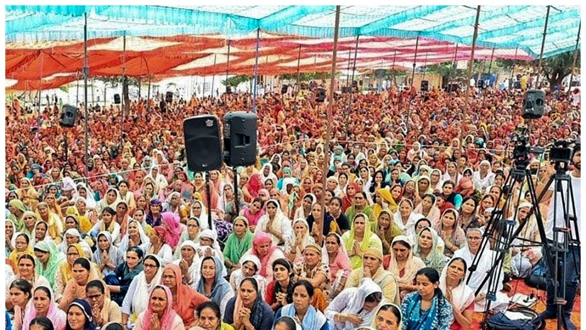 ‘It Was All Planned’: Bhole Baba's Lawyer Claims 15-16 People Sprayed ...