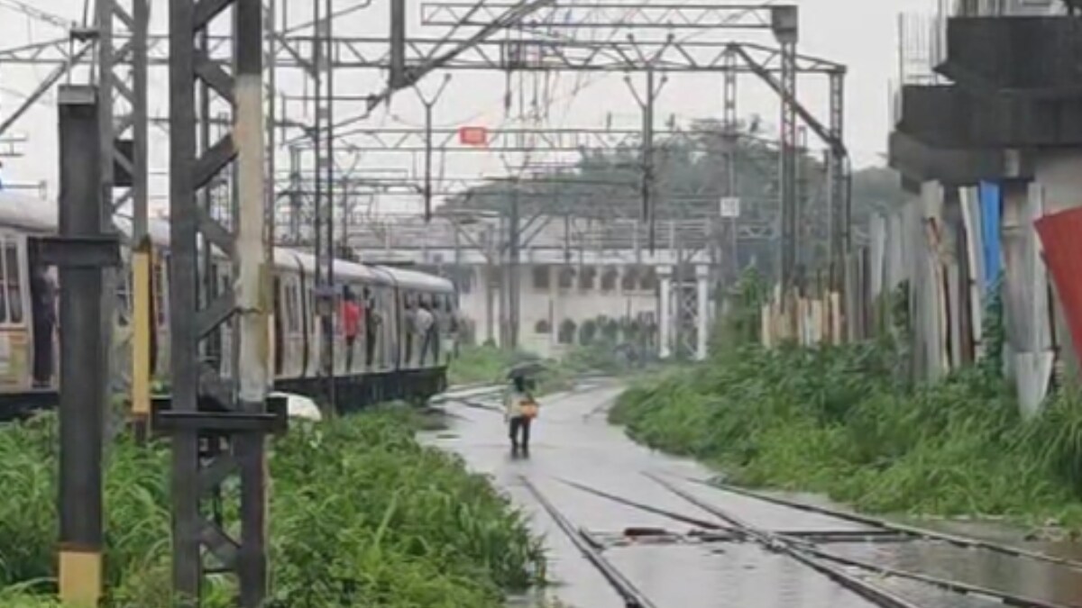 Mumbai Local Train Services Disrupted Due to Heavy Rains; Check Status ...